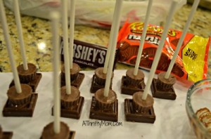 Graduation Cap Pops ~ Graduation Treats, Simple DIY treat ideas – A ...