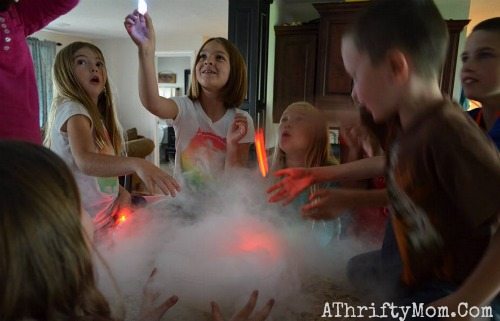 Easy Ways To Have The Best Halloween Party EVER ~ DIY Dry Ice Fog