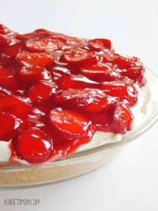Strawberry shortcake pie – A Thrifty Mom