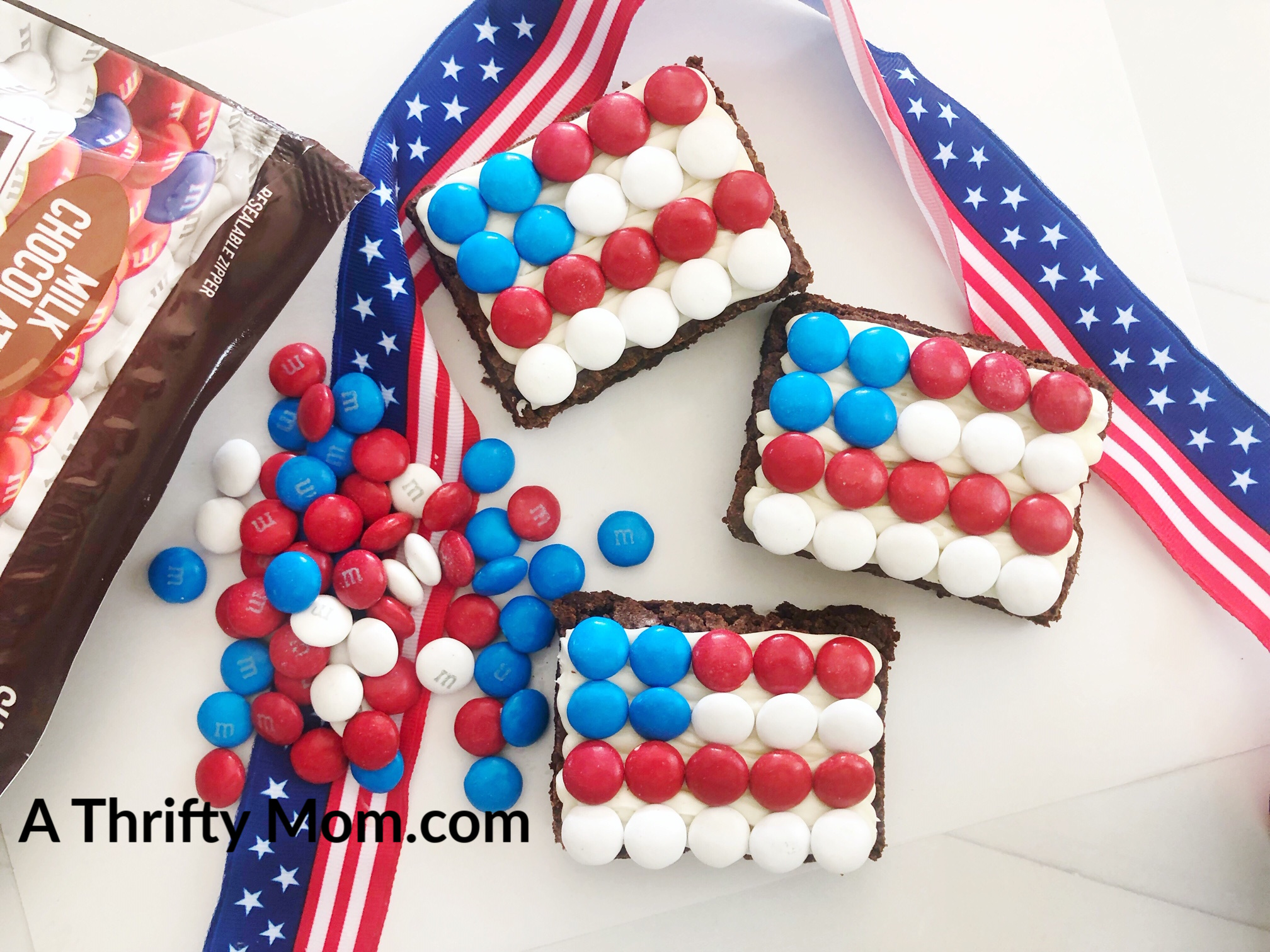 Red White & Blue Flag Brownies - Easy Recipes #4thofJuly - A Thrifty Mom