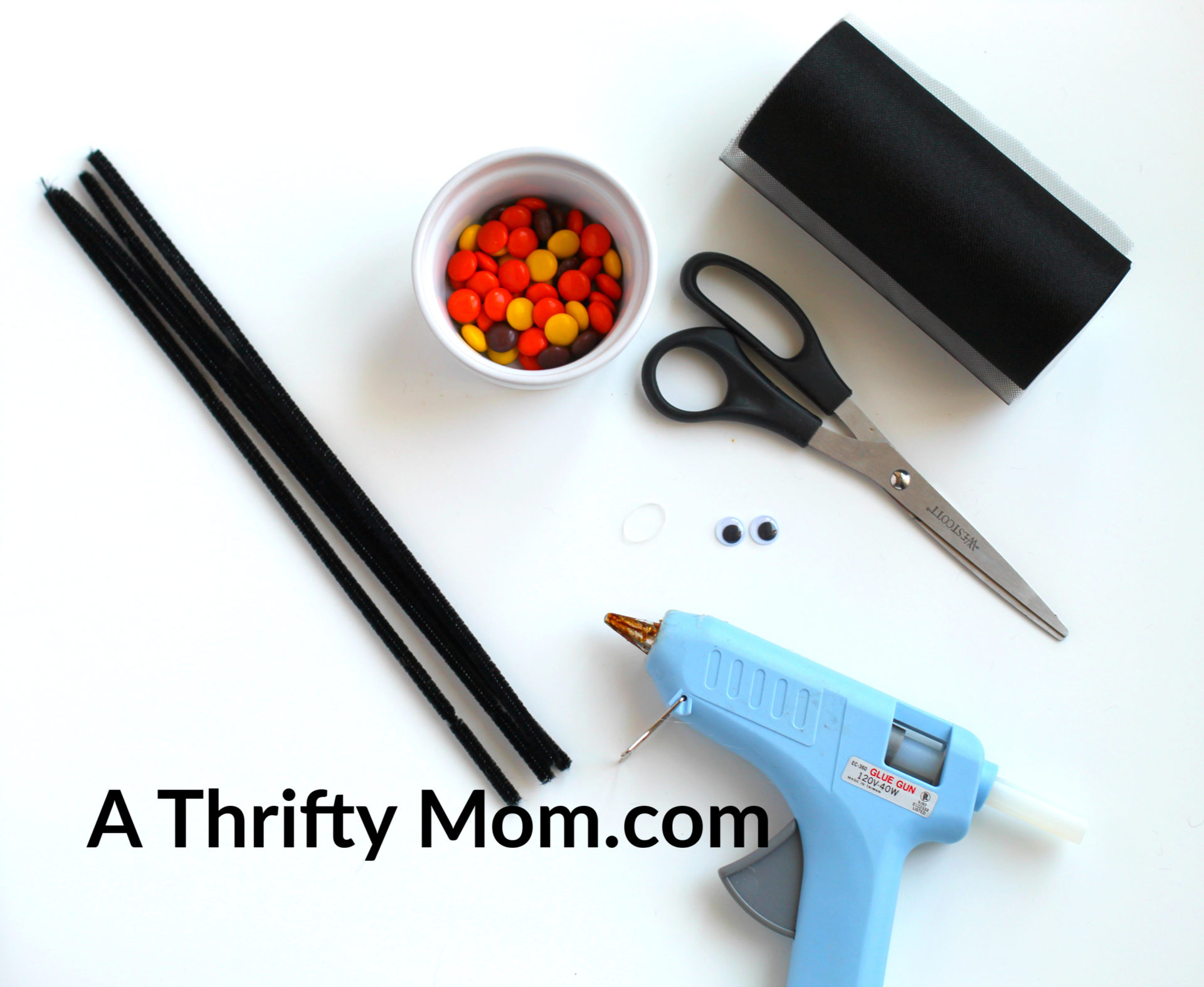 Spooky Spider Treat Bags - A Thrifty Mom