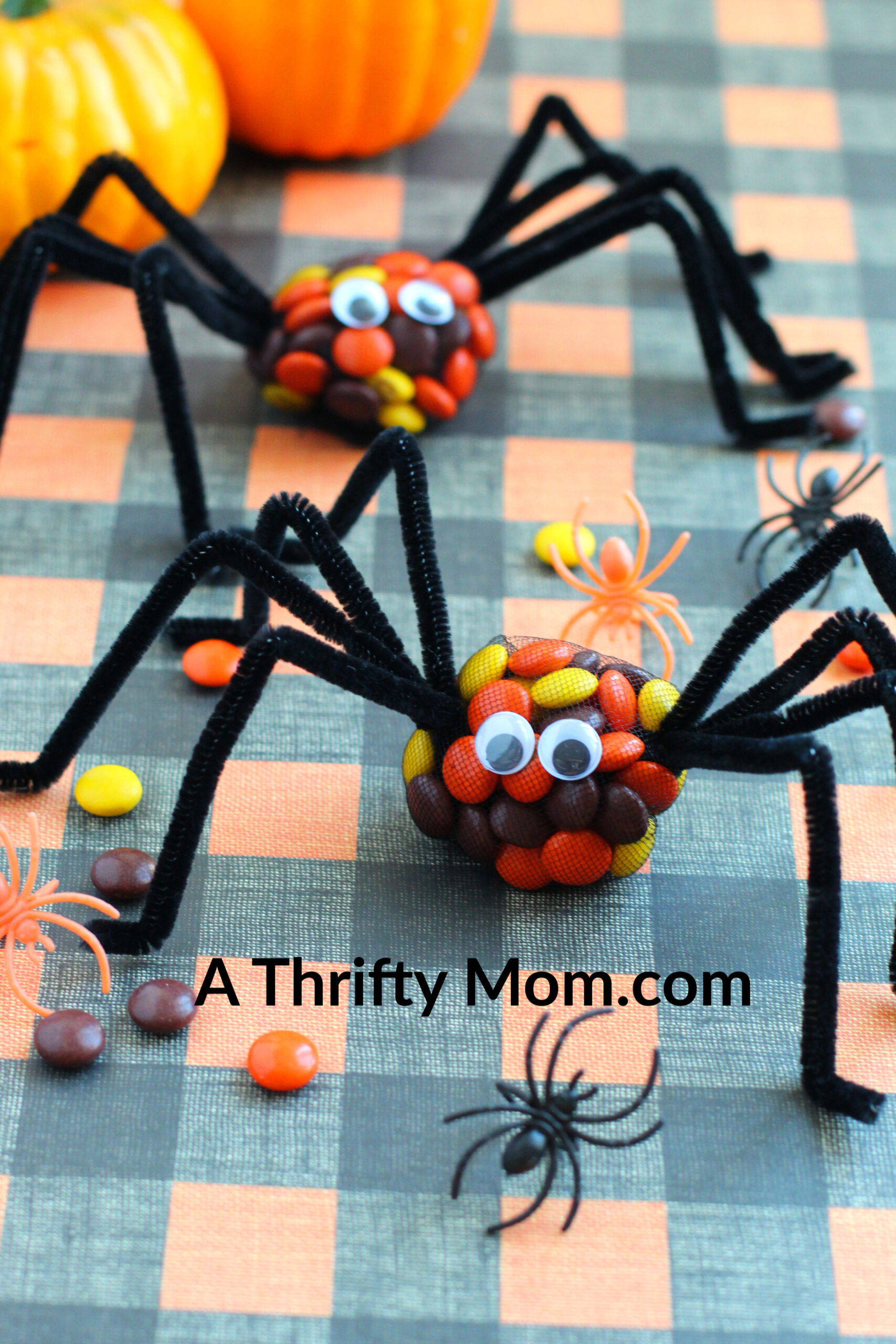 Spooky Spider Treat Bags - A Thrifty Mom