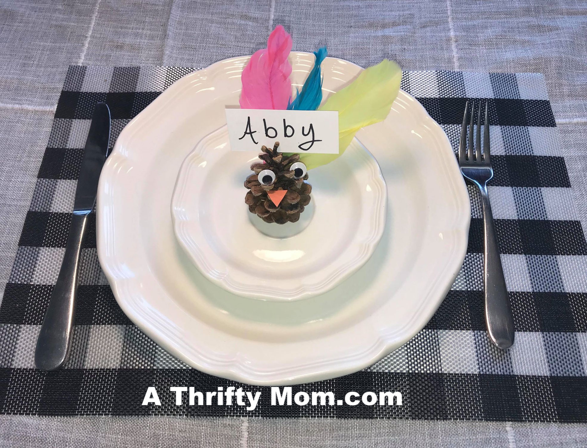 Easy DIY Holiday Place Cards - A Thrifty Mom