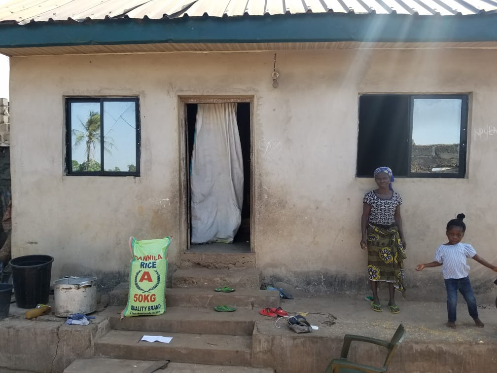 Bag of Rice Project #17 -A Visit to Ogeri Oyeh – A Thrifty Mom