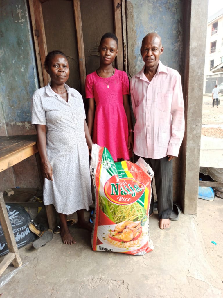 Bag of Rice Project #44 -A visit to the Arua family – A Thrifty Mom