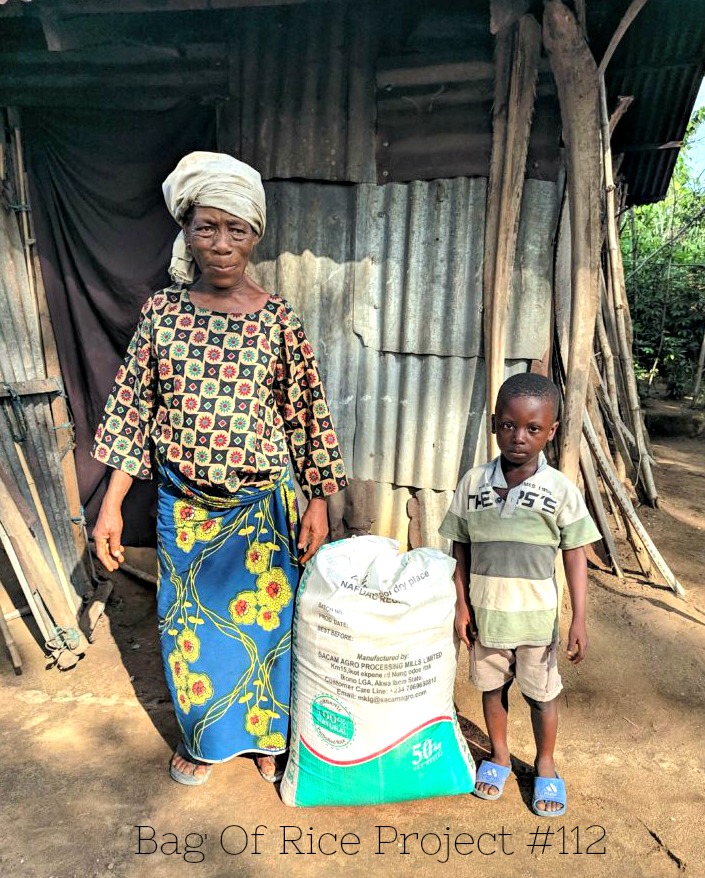 Bag of Rice Project #112 -A visit to the Jonah family - A Thrifty Mom