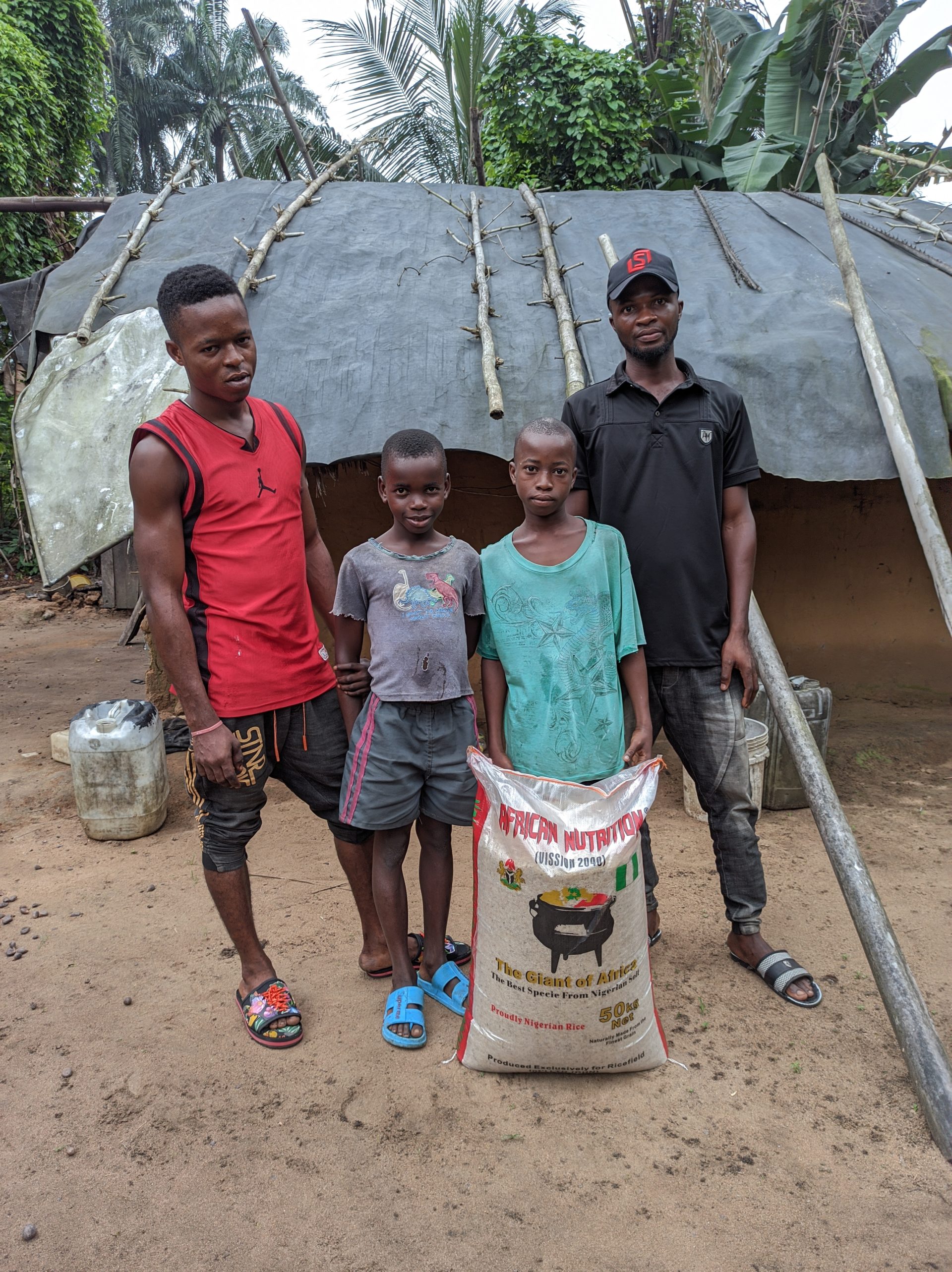 Bag of Rice Project #170 -A visit to the Jonah family – A Thrifty Mom