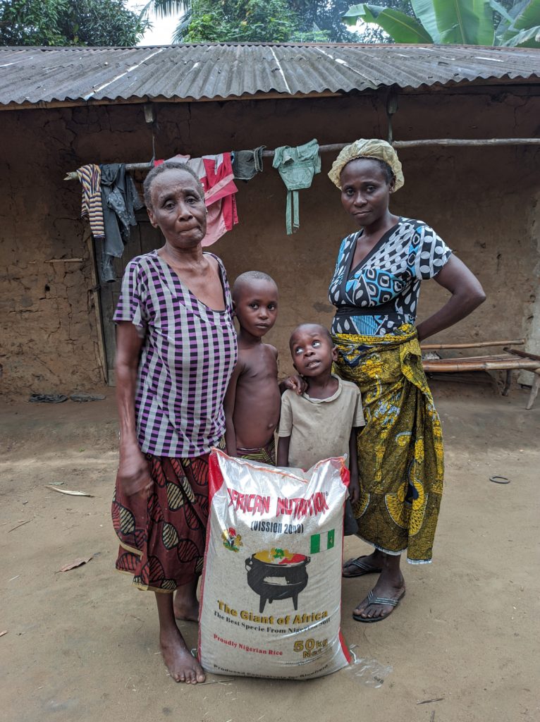 Bag of Rice Project #175 -A visit to the Okon family - A Thrifty Mom