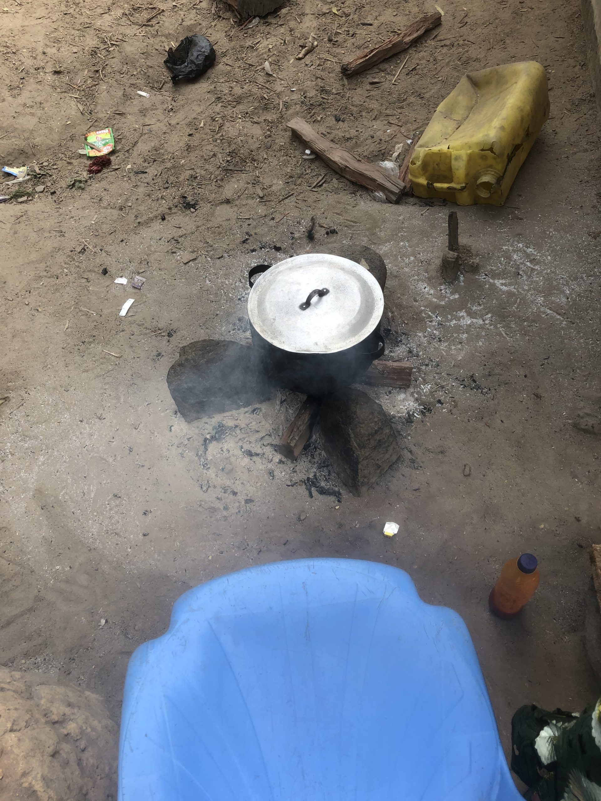Bag of Rice Project #259 -A visit Eluu family – A Thrifty Mom