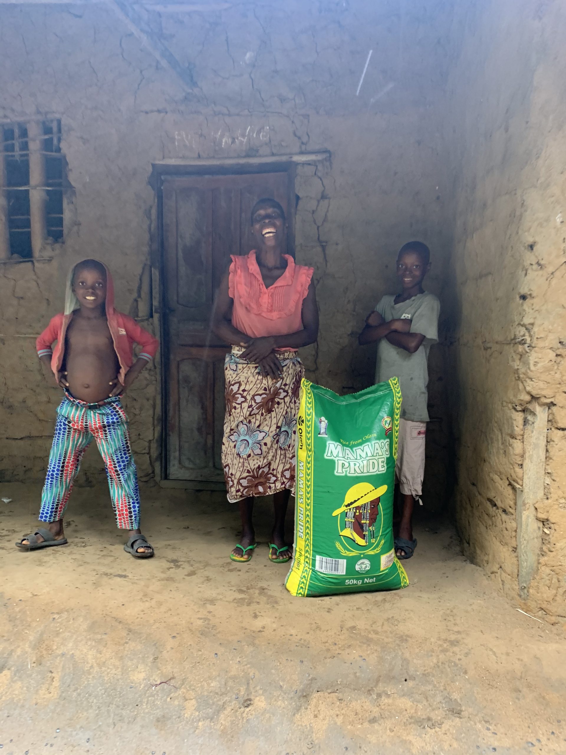 Bag of Rice Project #289 -A visit to the Johnson family - A Thrifty Mom ...