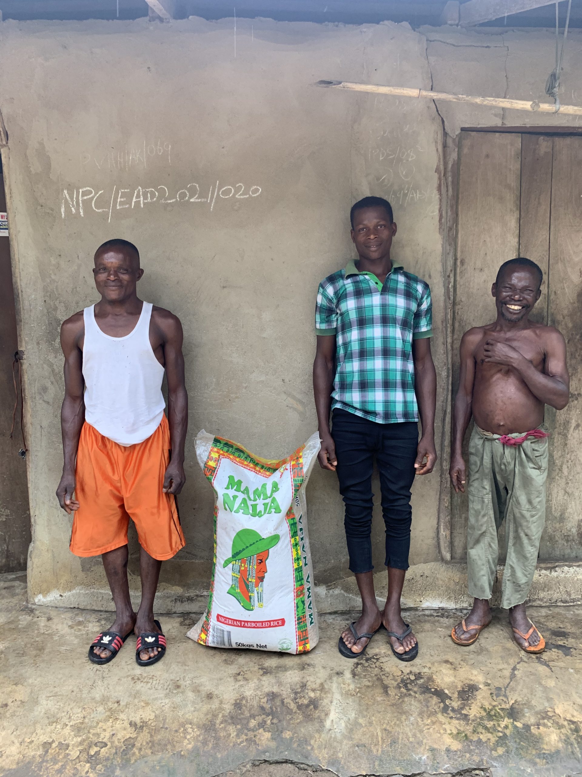 Bag of Rice Project #332 -A visit to the George family – A Thrifty Mom