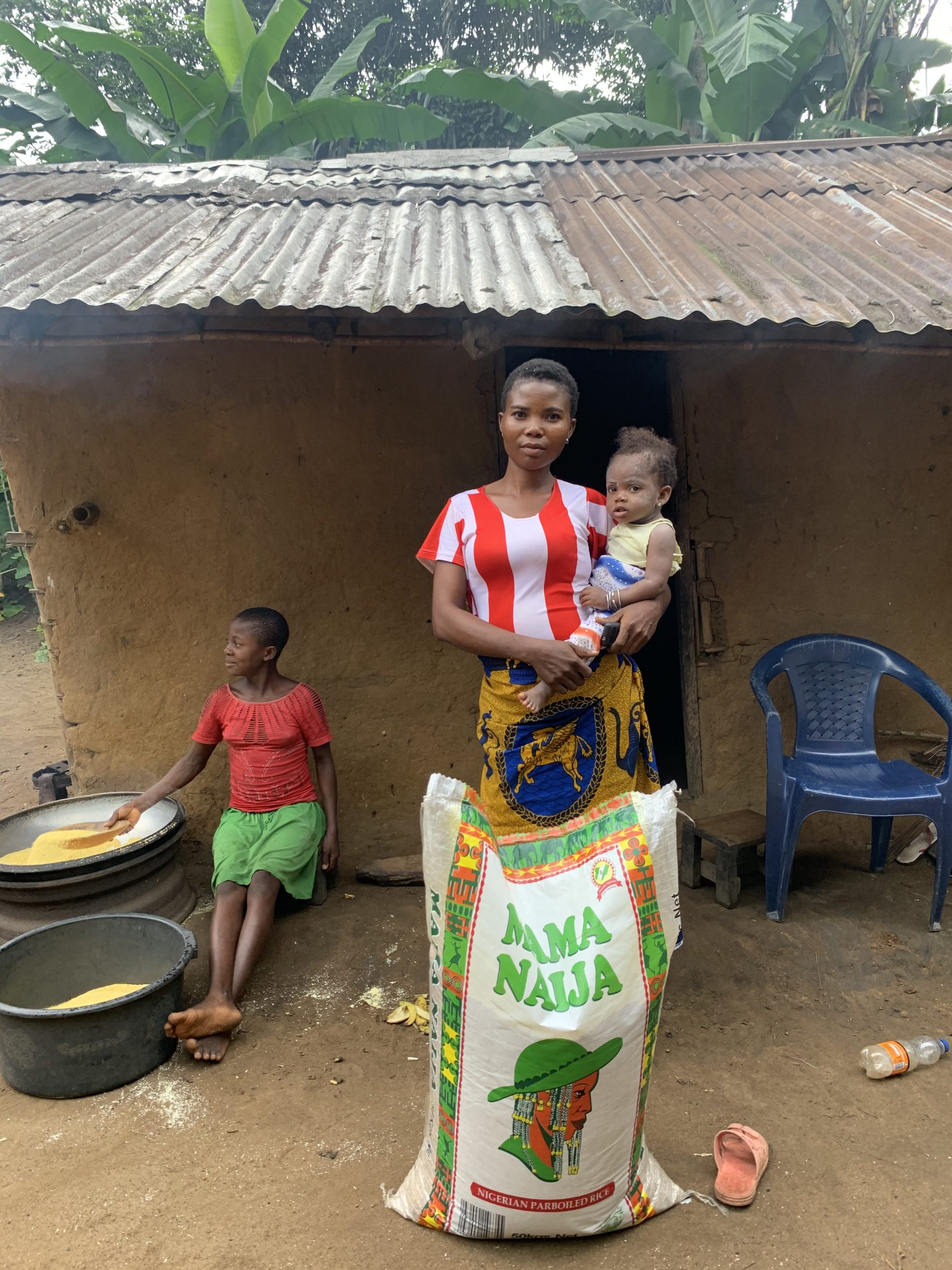 Bag of Rice Project #327 -A visit to the Okokon family – A Thrifty Mom