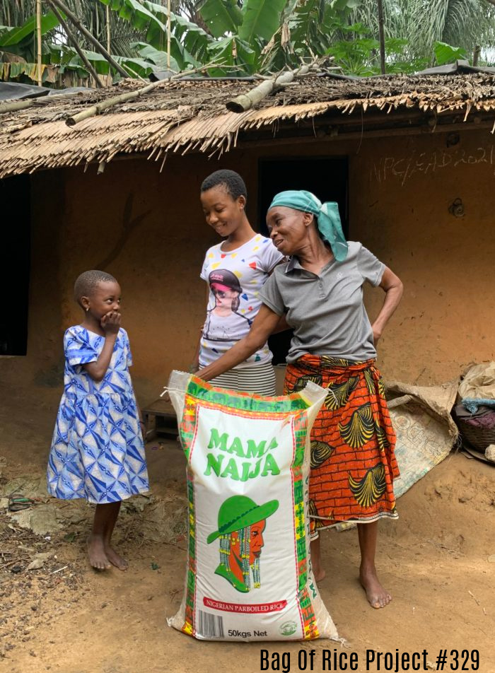 Bag of Rice Project #329 -A visit to the Comfort family - A Thrifty Mom