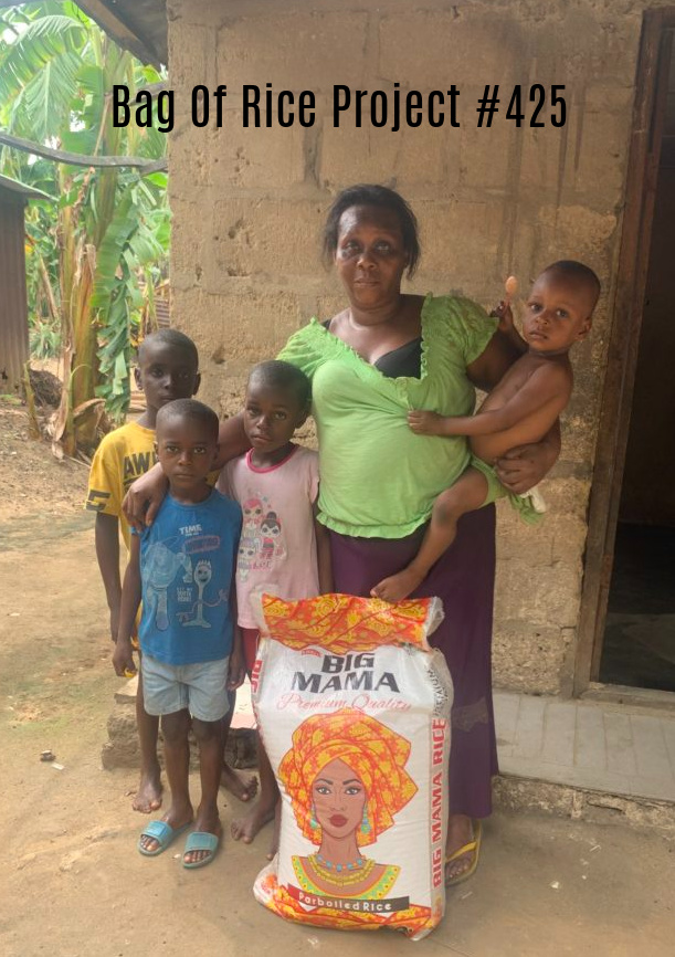Bag of Rice Project #425 -A visit to the Elijah family - A Thrifty Mom