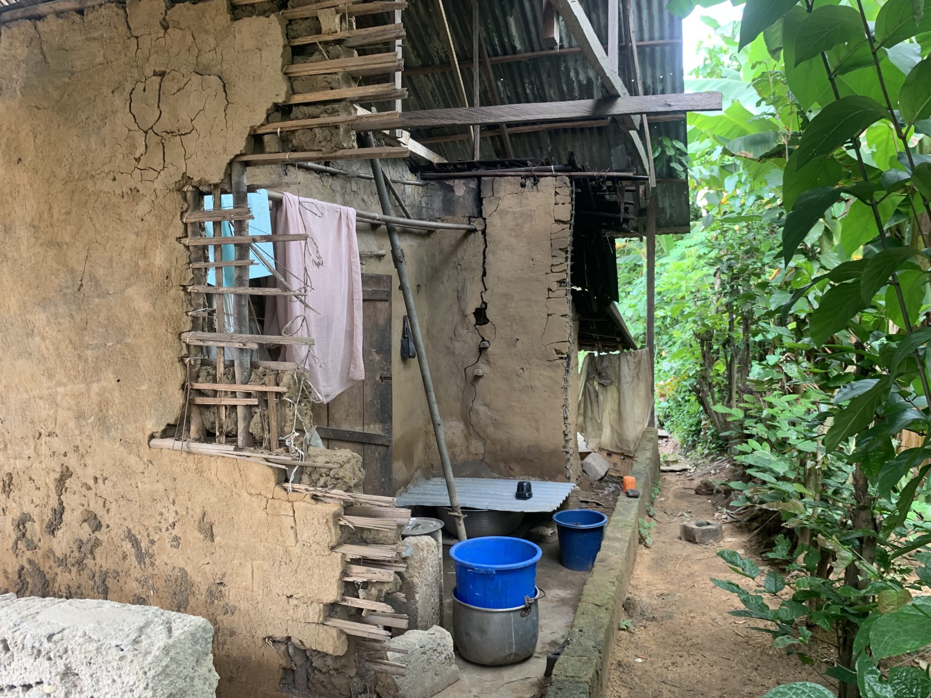 Bag of Rice Project #441 -A visit to the Johnson family – A Thrifty Mom