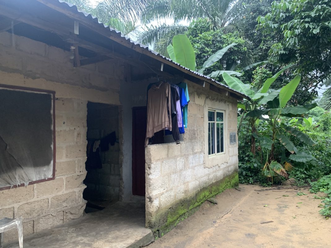 Bag of Rice Project #447 -A visit to the Monday family – A Thrifty Mom