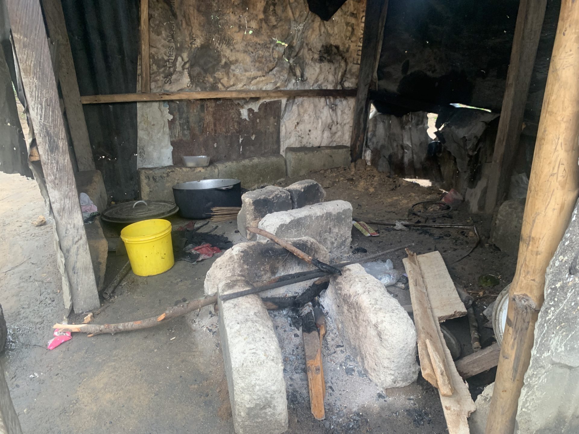 Bag of Rice Project #454 -A visit to the Bassey family – A Thrifty Mom