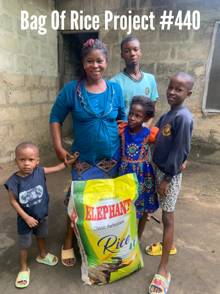 Bag of Rice Project #440 -A visit to the Edet family – A Thrifty Mom
