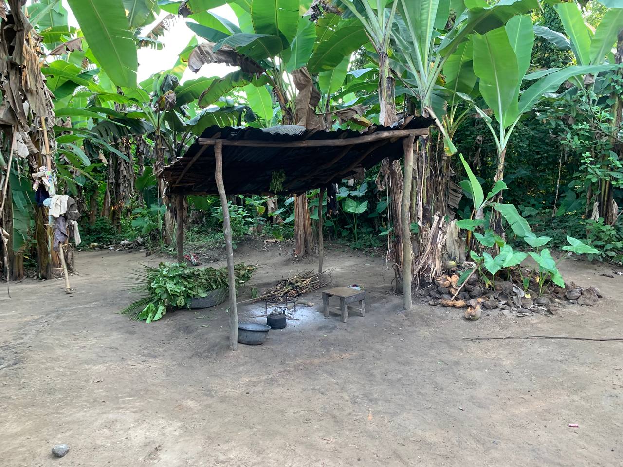 Bag of Rice Project #471 -A visit to the Emmanuel family – A Thrifty Mom