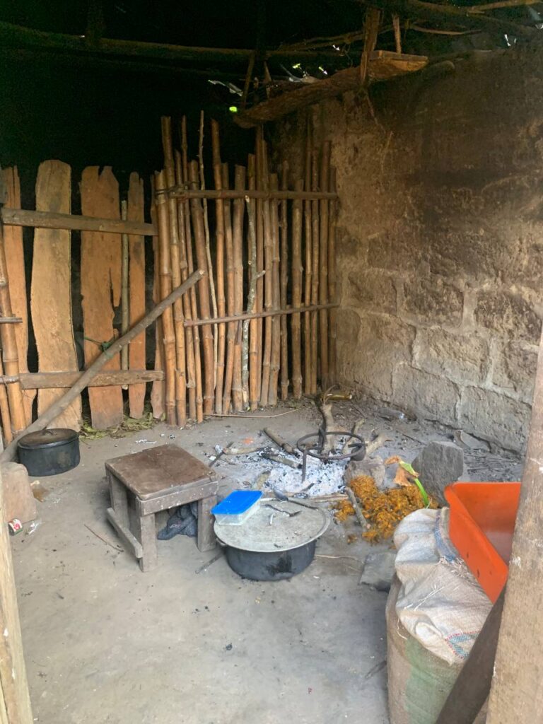 Bag of Rice Project #486 -A visit to the Okon family – A Thrifty Mom