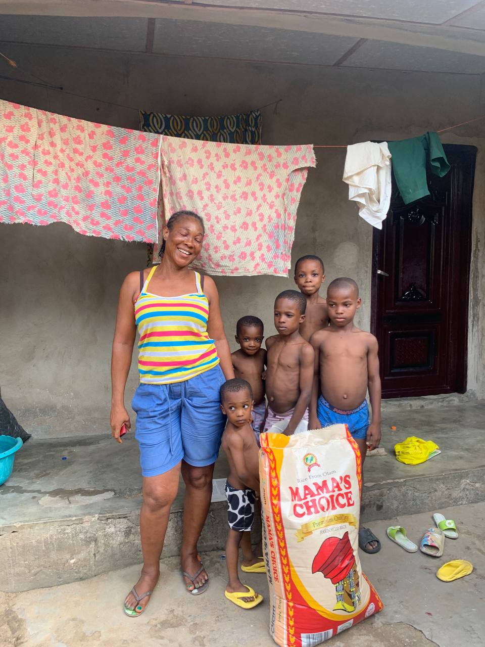 Bag of Rice Project #494 -A visit to the Comfort family – A Thrifty Mom