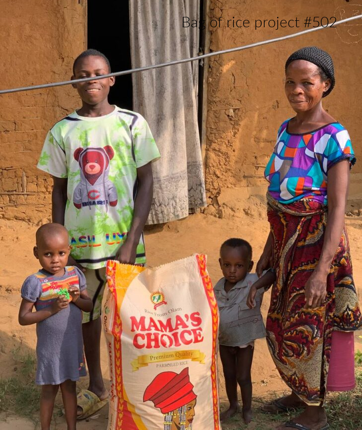 Bag of Rice Project #502 -A visit to the Udotim family – A Thrifty Mom