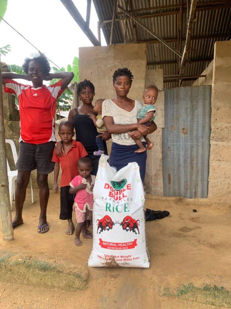 Bag of Rice Project #521 -A visit to the Udoh family – A Thrifty Mom