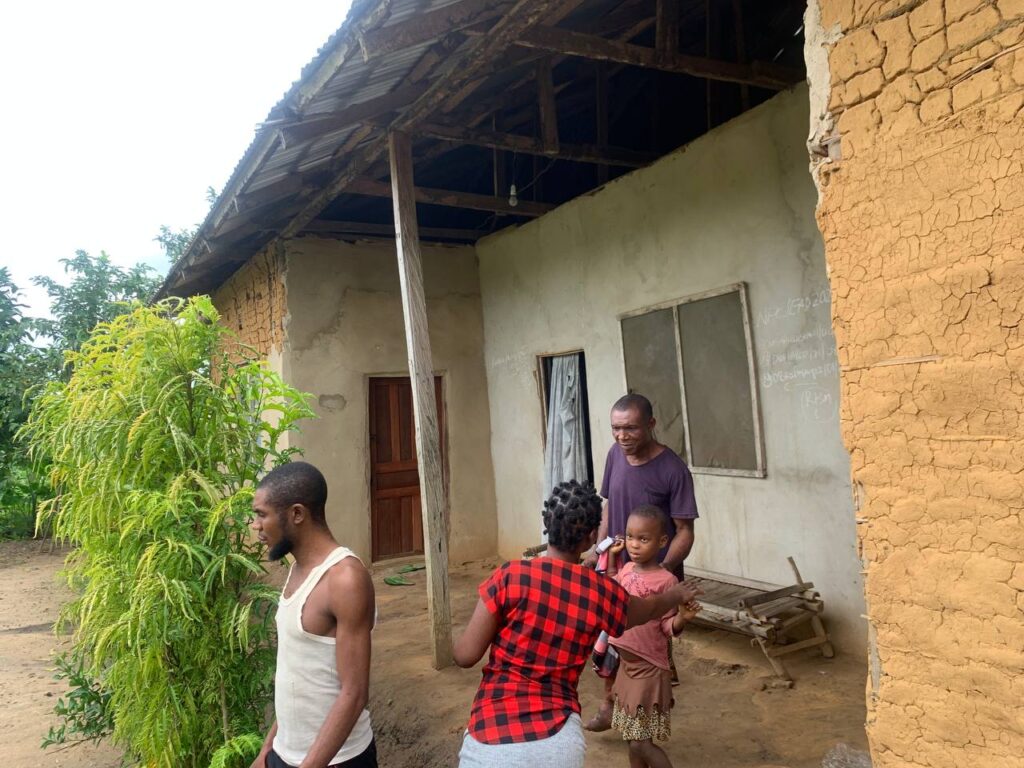 Bag of Rice Project #517 -A visit to the Solomon family - A Thrifty Mom