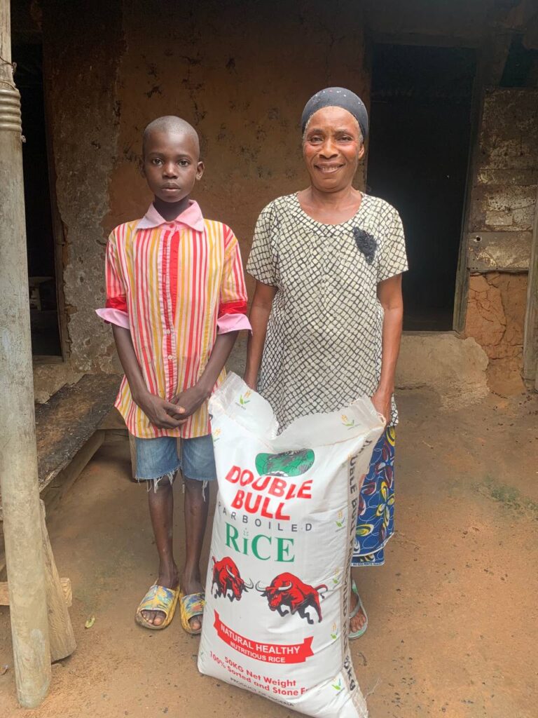 Bag of Rice Project #526 -A visit to the Frank family – A Thrifty Mom