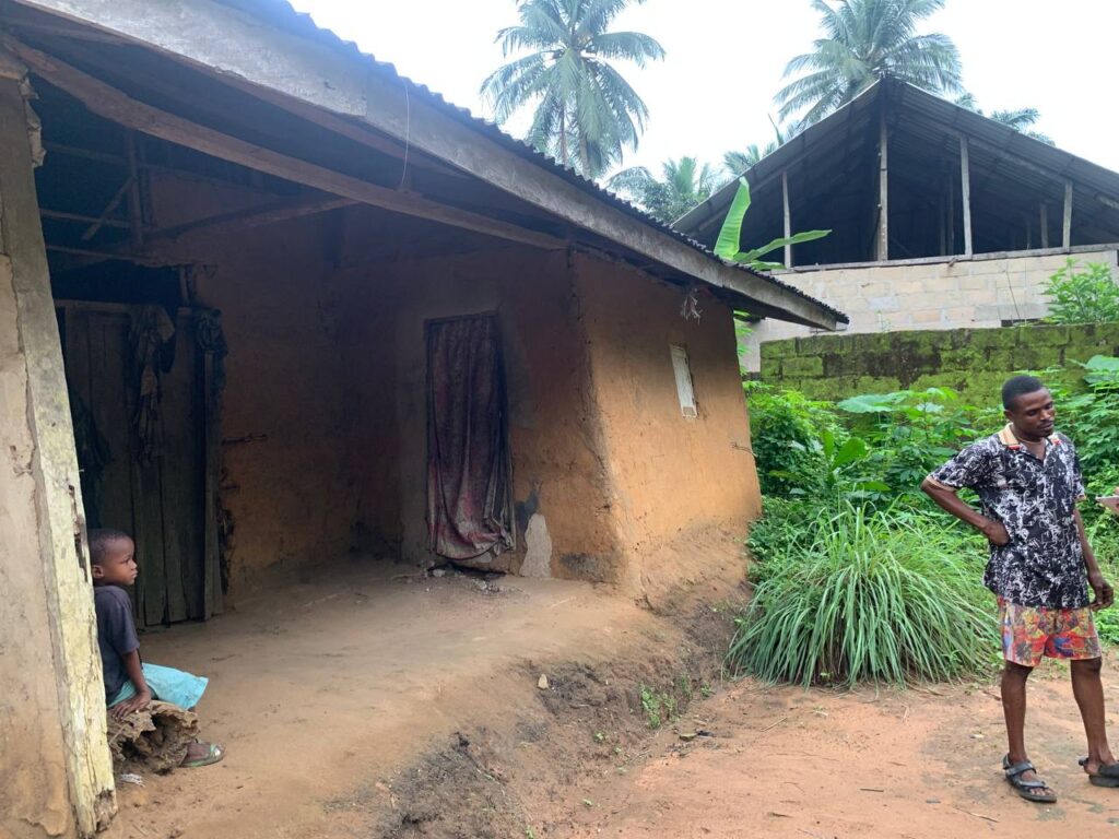 Bag of Rice Project #534 -A visit to the Ruben family – A Thrifty Mom