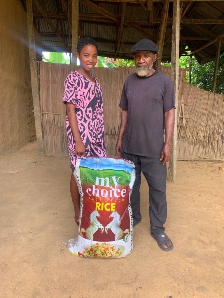 Bag of Rice Project #553 -A visit to the Okon family – A Thrifty Mom