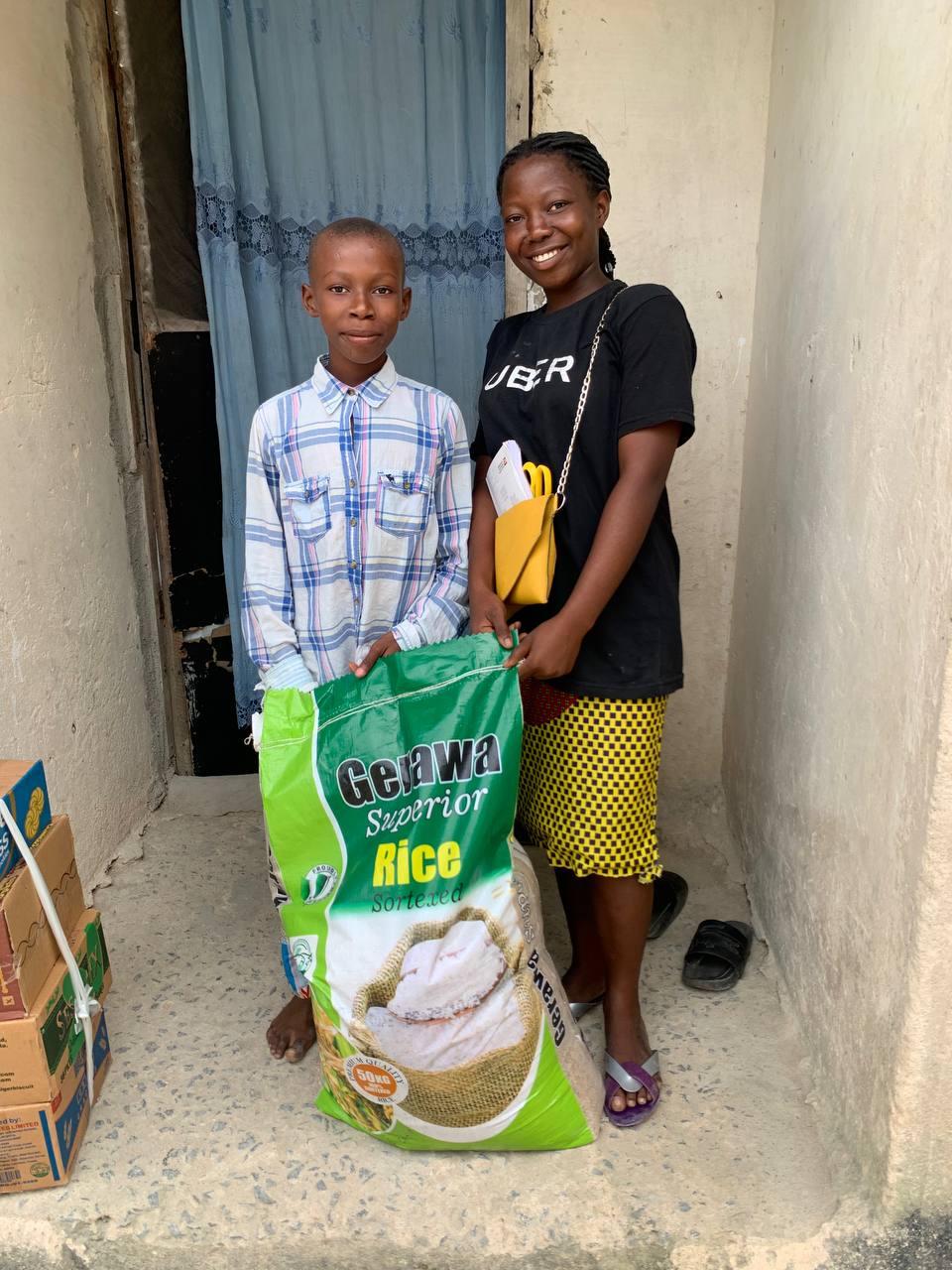 Bag of Rice Project #567 -A visit to the Mattew family – A Thrifty Mom