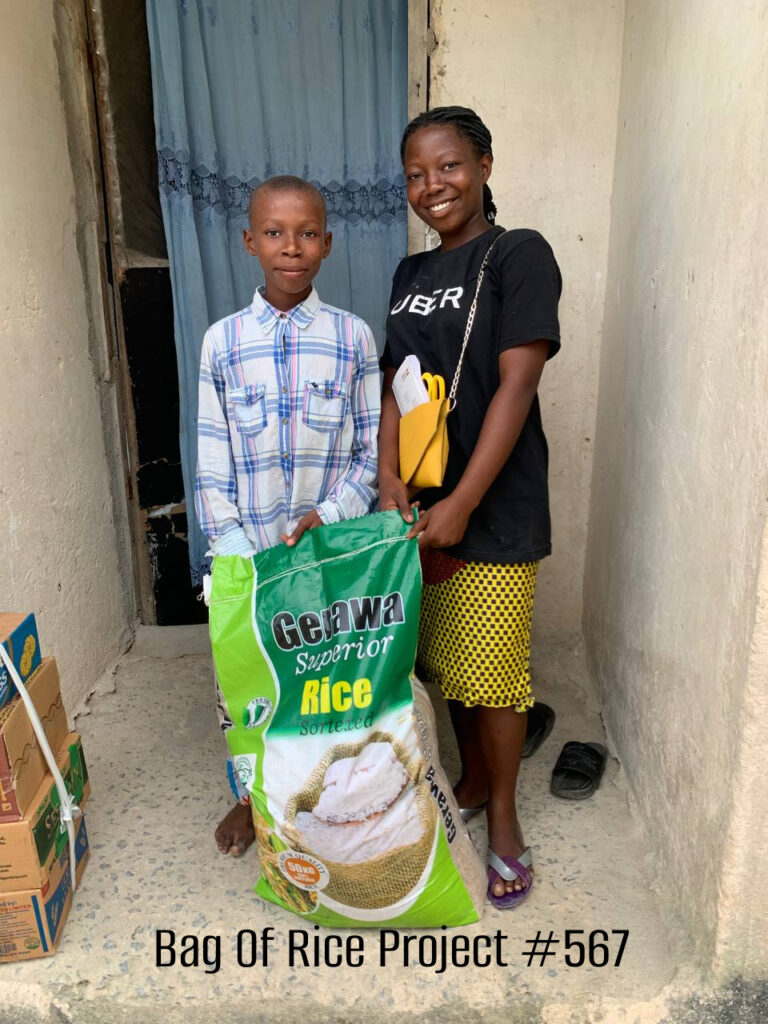 Bag of Rice Project #567 -A visit to the Mattew family – A Thrifty Mom