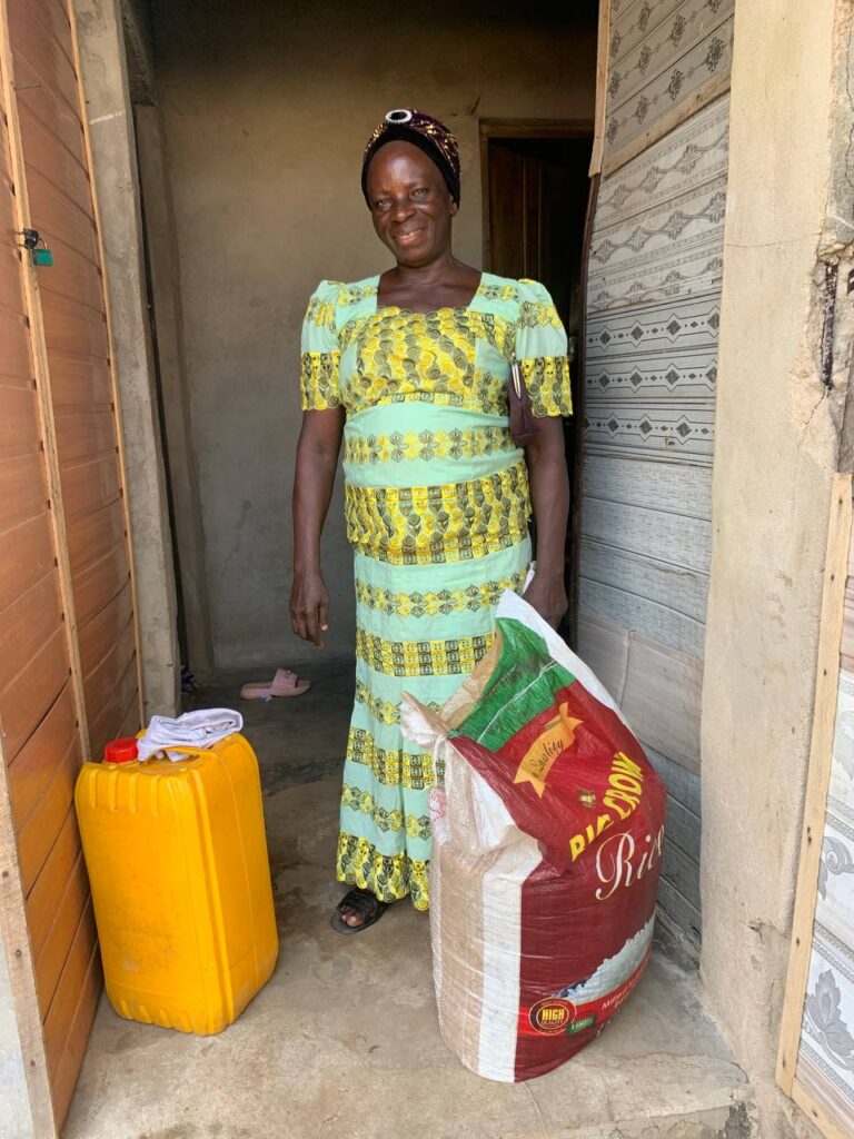 Bag of Rice Project #585 -A visit the Okon family – A Thrifty Mom